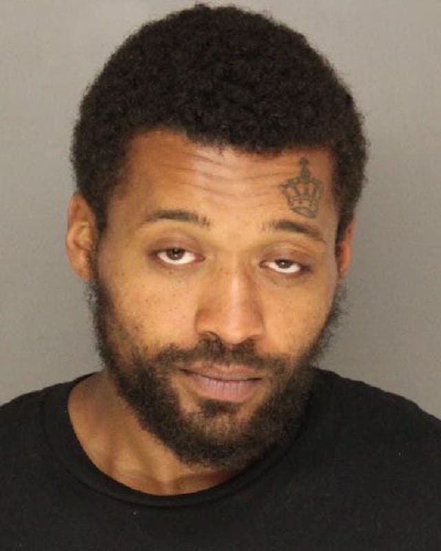 Un pastor estadounidense se salva de milagro tras ser apuntado con un arma | Independent Español